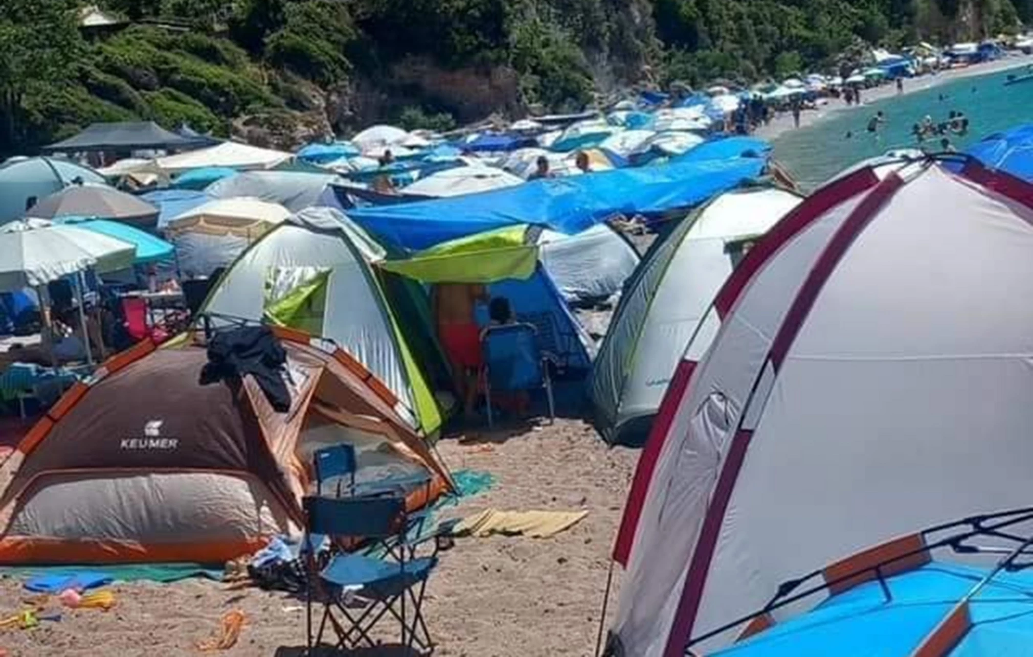 "Βογγάει" από τους "νοικοκυραίους" κατασκηνωτές η ωραιότερη ίσως ...